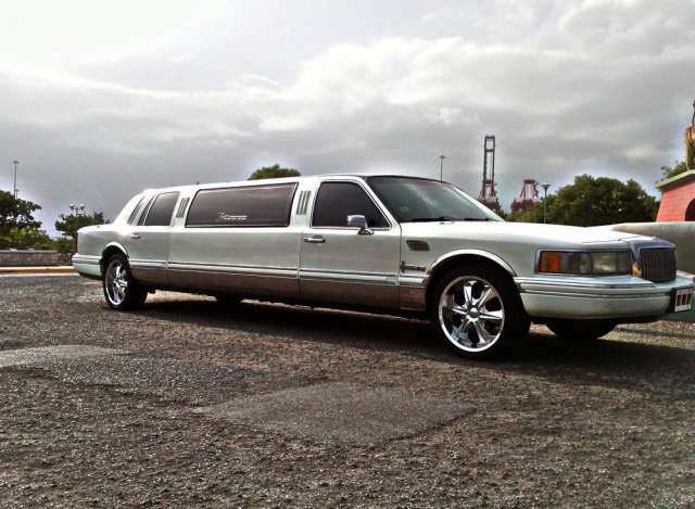 Limosinas en ponce y area sur bodas y quinceaneros en Ponce ...
